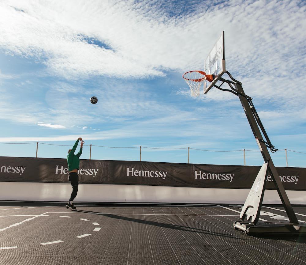HENNESSY TAKES OVER ICEBERGS POOL AT BONDI BEACH WITH A POP-UP ...