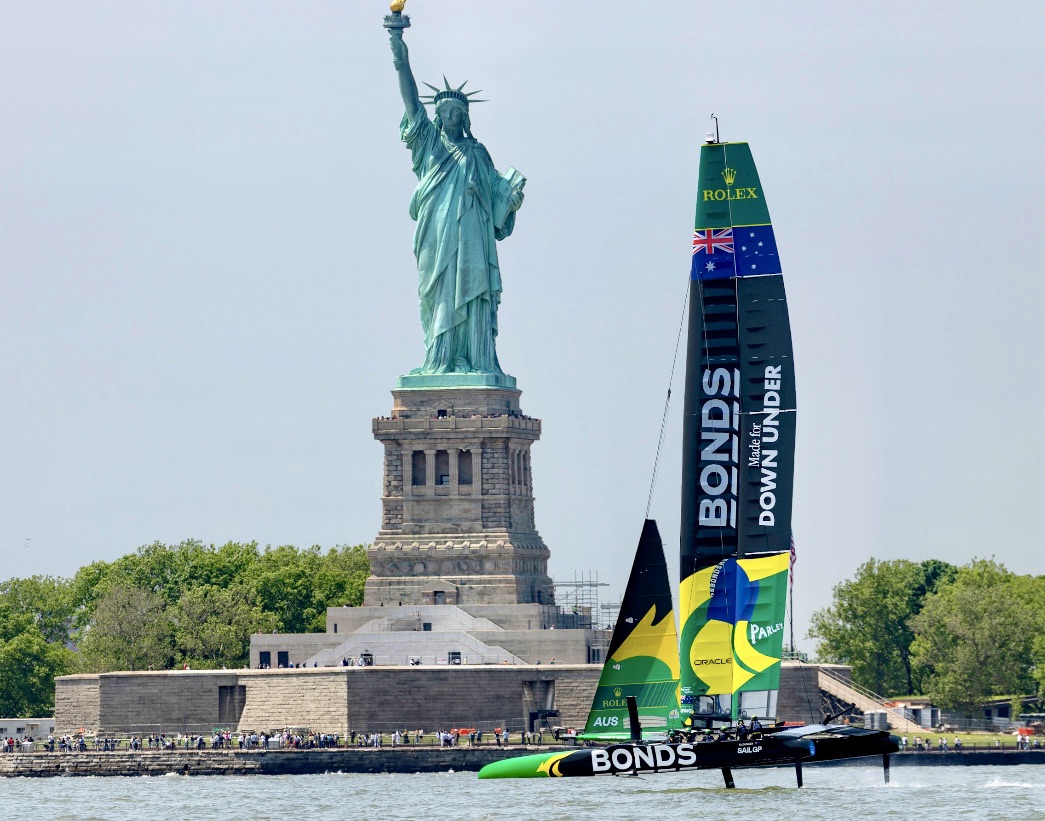 HUGH JACKMAN AND RYAN REYNOLDS TAKE THE HELM AS CO-OWNERS OF THE ‘BONDS FLYING ROOS’ - AUSTRALIA ...